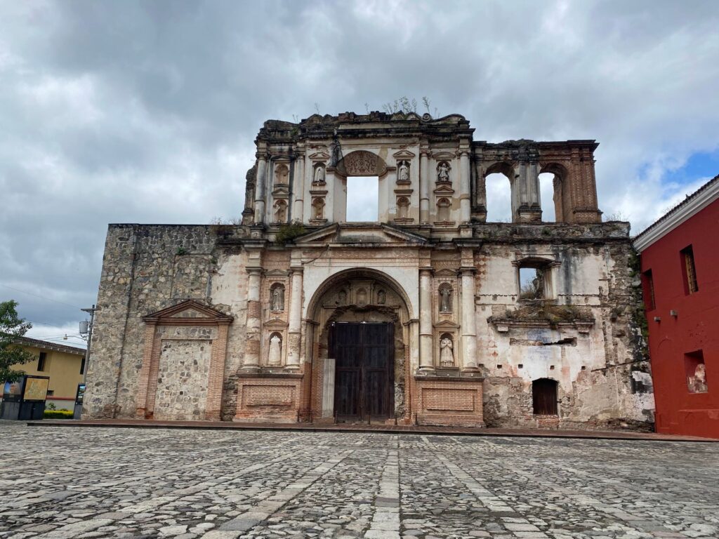 Guatemala – Volcán de fuego – Corazón del mundo Maya – Almas Aventureras